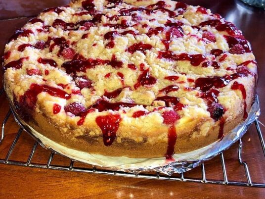 Honey Bun Cheesecake – EASY HOMEMADE RECIPES
